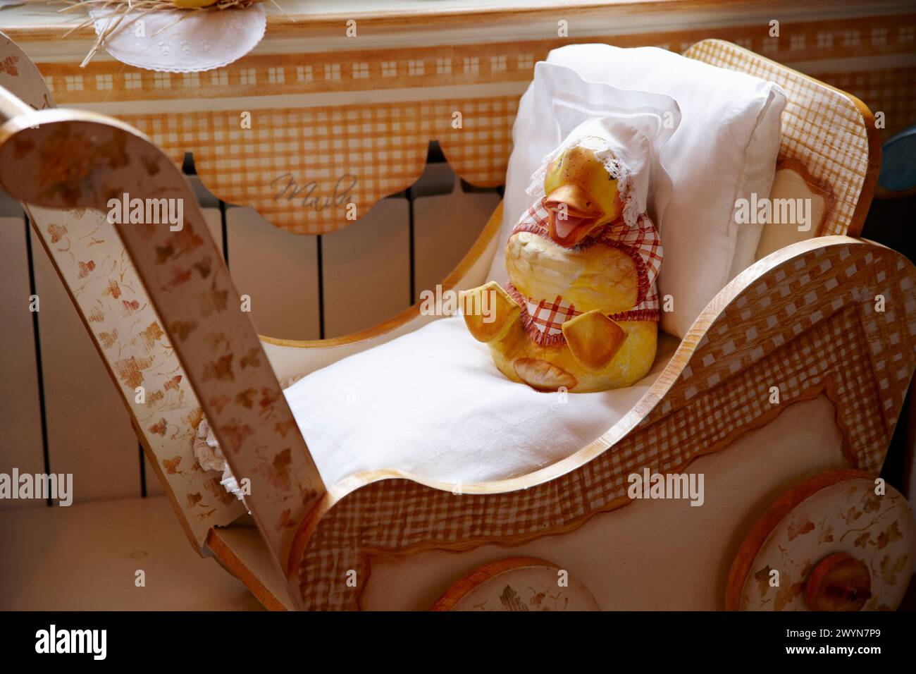 Cradle, Karobi handicraft workshop Stock Photo - Alamy
