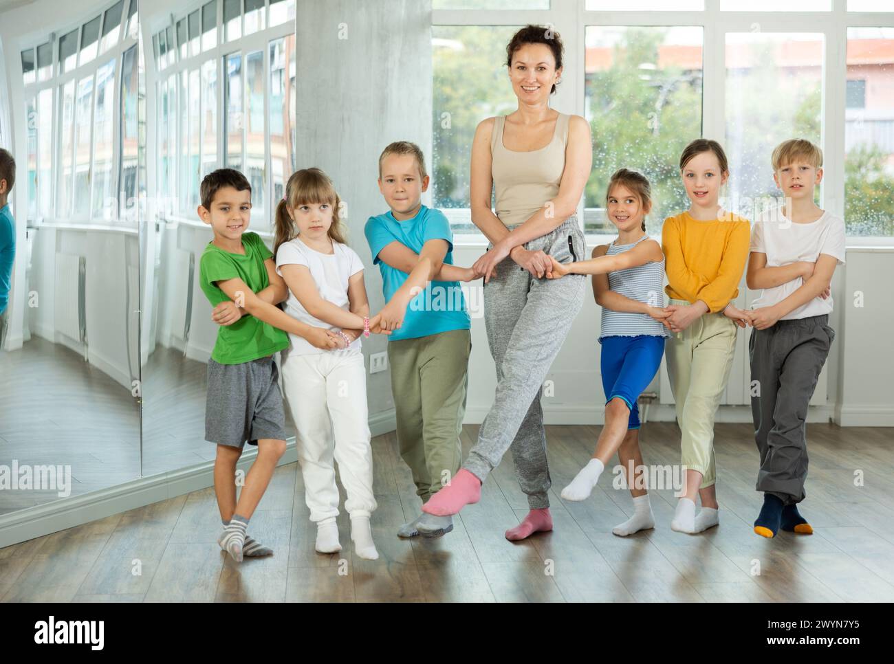Children dancing irish traditional dancing hi-res stock photography and ...