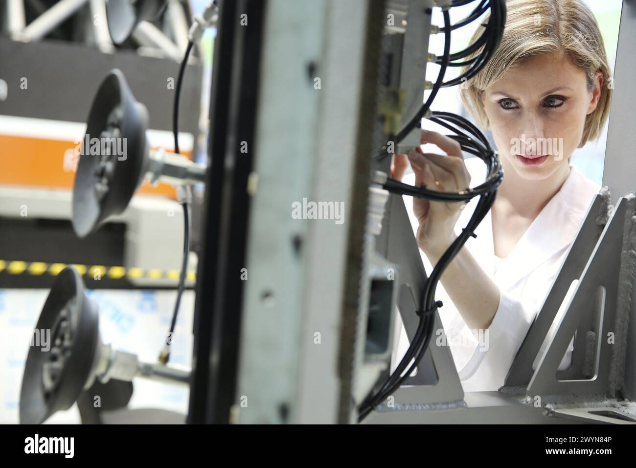 Research and development for the design of robotic manufacturing cell ...