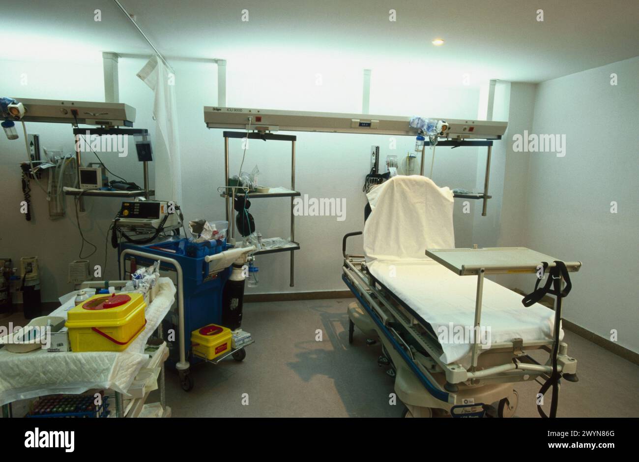 Emergency quarters hi-res stock photography and images - Alamy