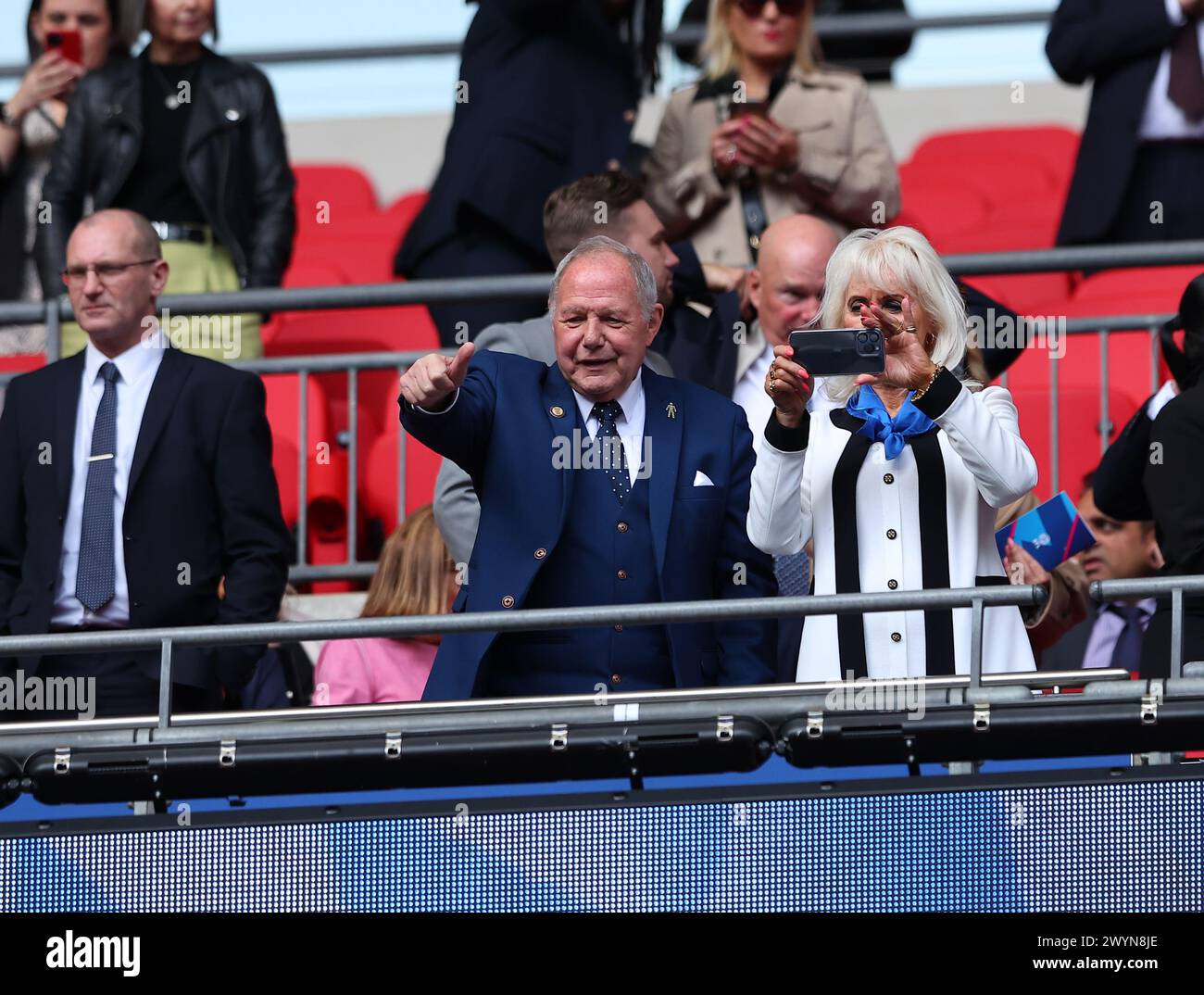Barry fry and wife hi-res stock photography and images - Alamy