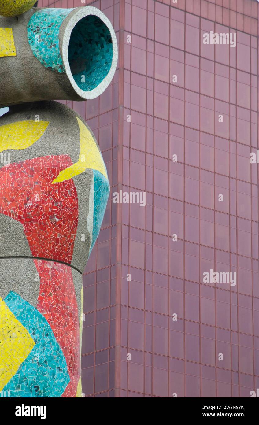 ´Dona i Ocell´ (´Woman and Bird´), sculpture by Joan Miró. Parc de l ...