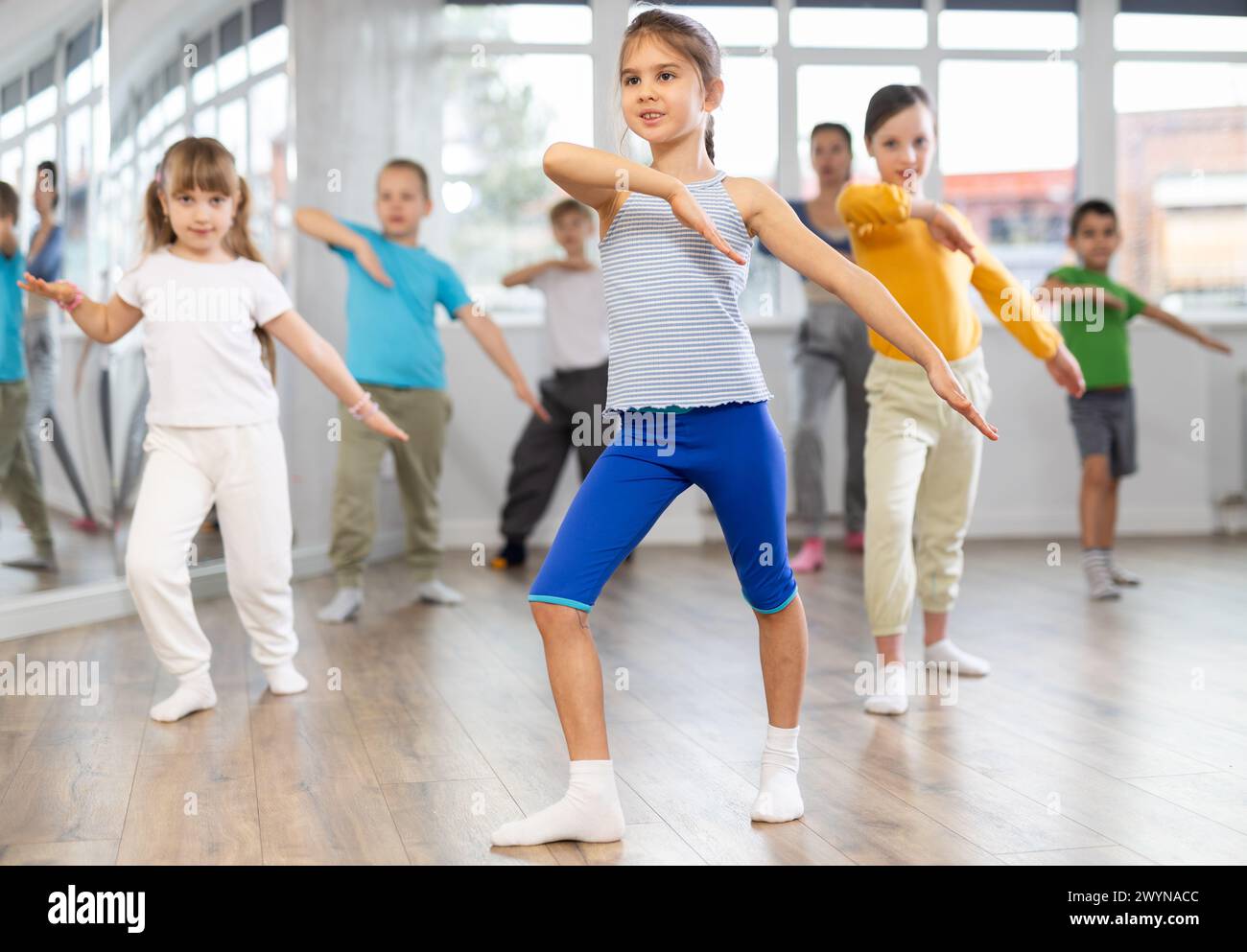 Group of children dancing modern dances Stock Photo - Alamy