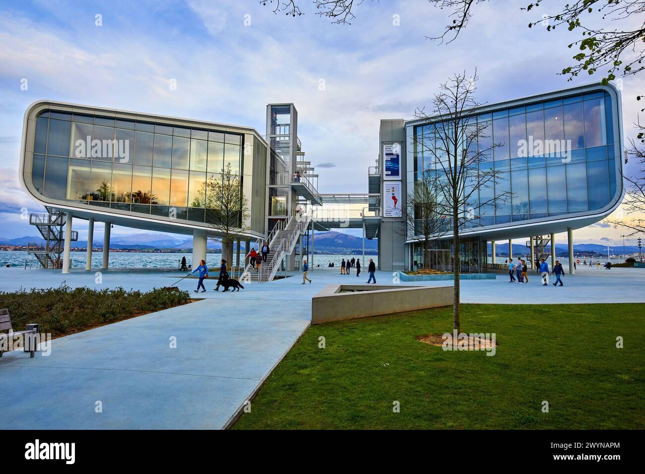Botin Center Museum Art and Culture, Architect Renzo Piano, Jardines de ...