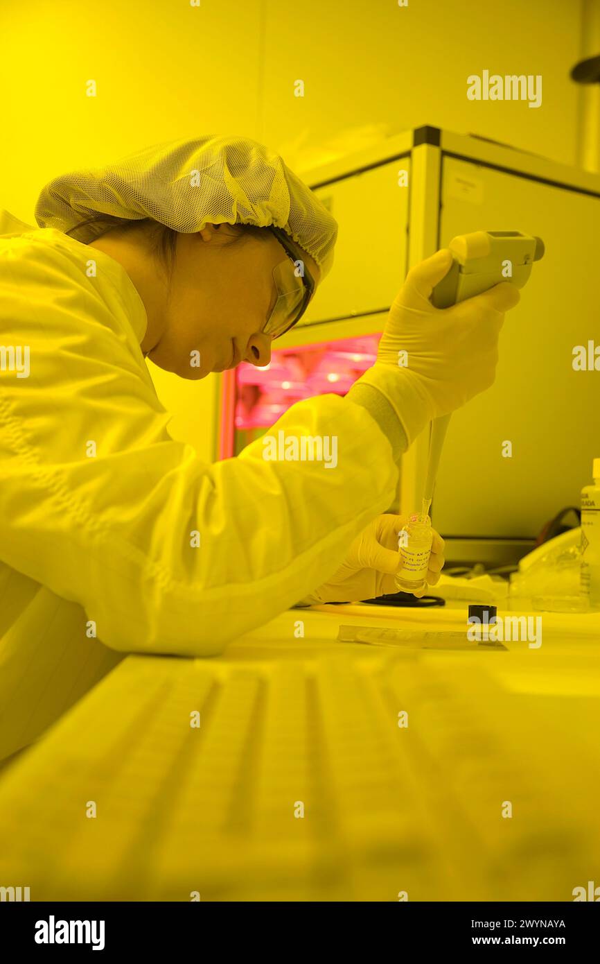 Photolithography room hi-res stock photography and images - Alamy