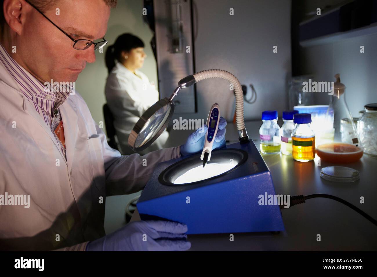 Microbiological count agar plate, Cleanroom Microbiology, Biotechnology ...