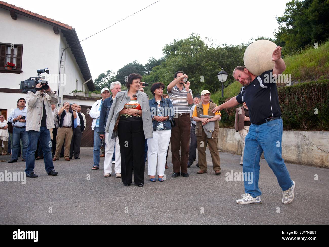 Lifting heavy stone hi-res stock photography and images - Alamy