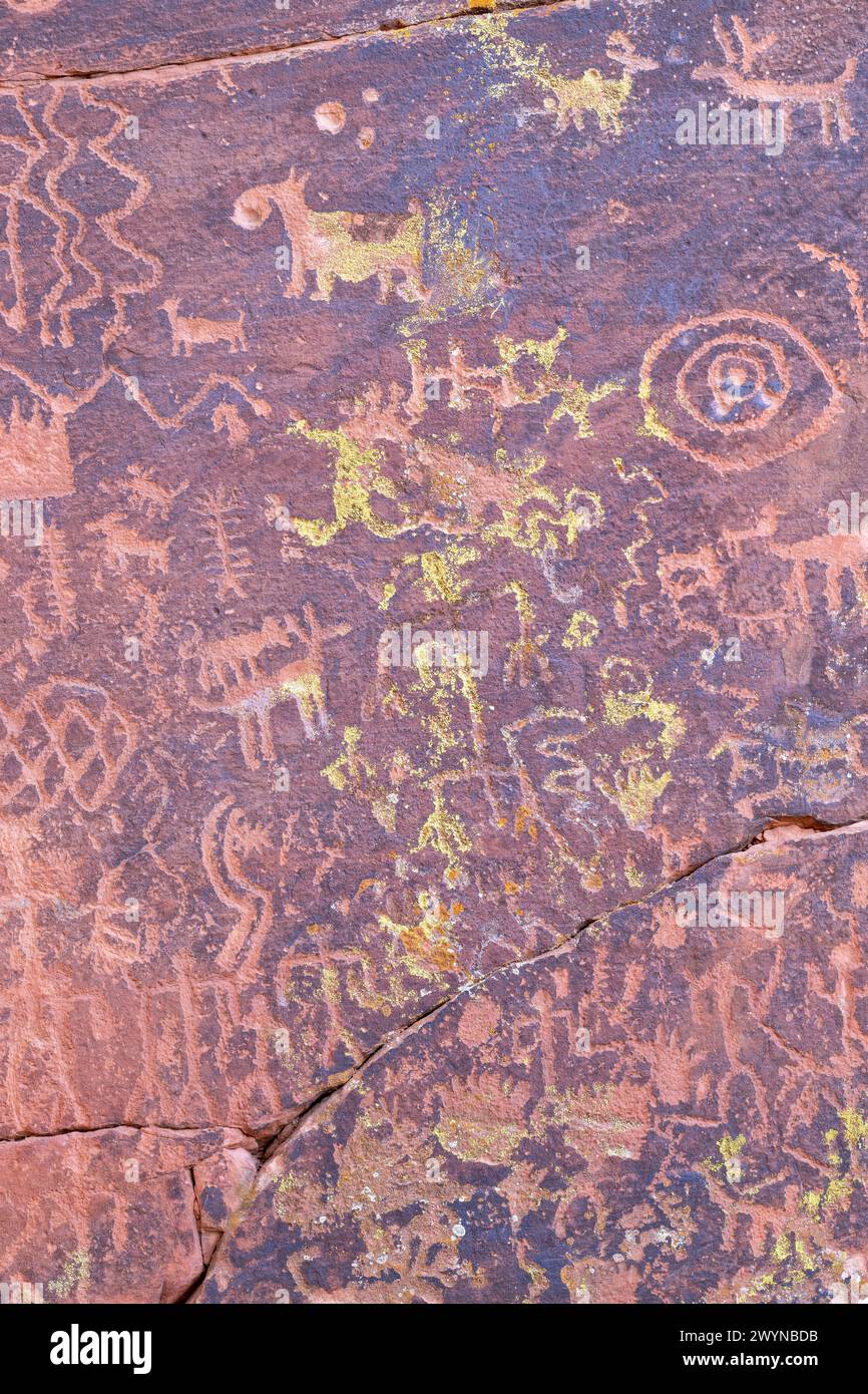 Geometric symbols cave hi-res stock photography and images - Alamy