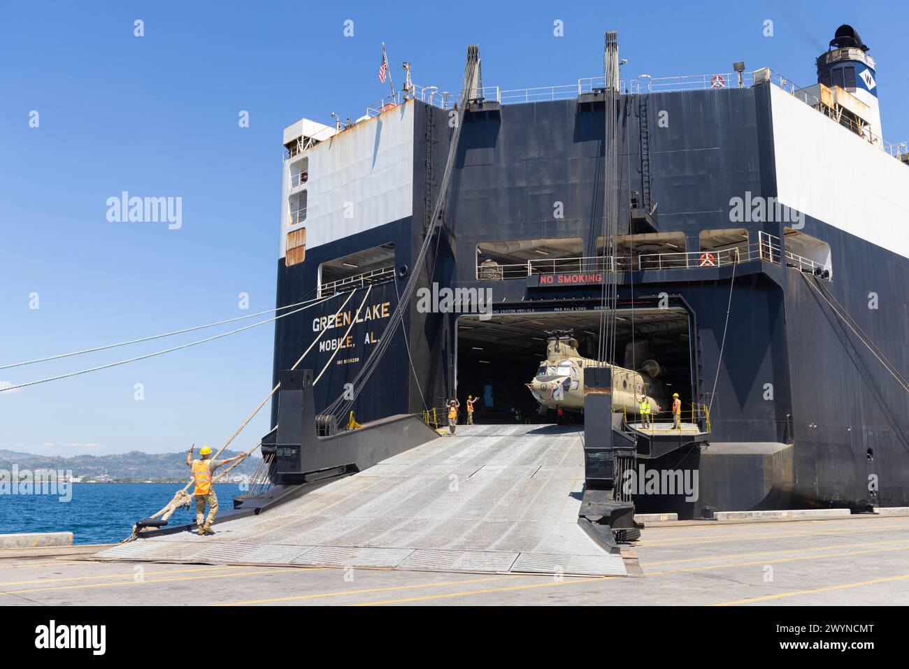 U.S. Army Soldiers assigned to the 25th Infantry Division and the 623rd ...