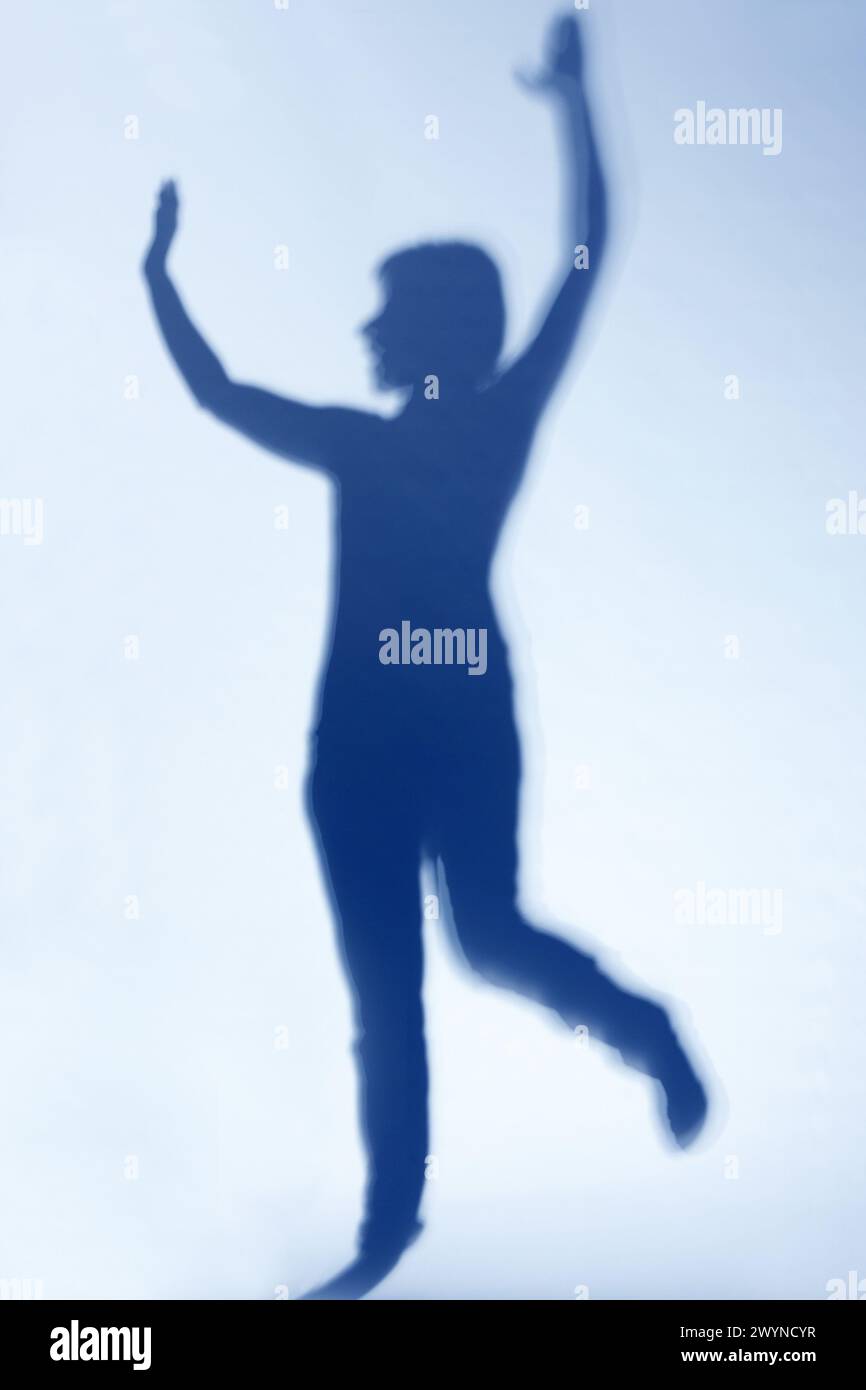 Silhouette young woman keep hi-res stock photography and images - Alamy