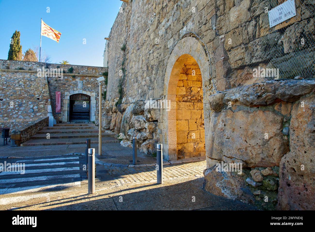 Portal del Roser, Via de l'Imperi Romà, Roman Wall, Tarragona City ...