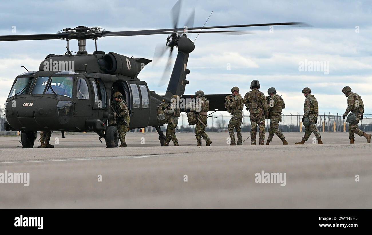 U.S. Air Force airmen from the 178th Mission Support Group and 123d Air ...