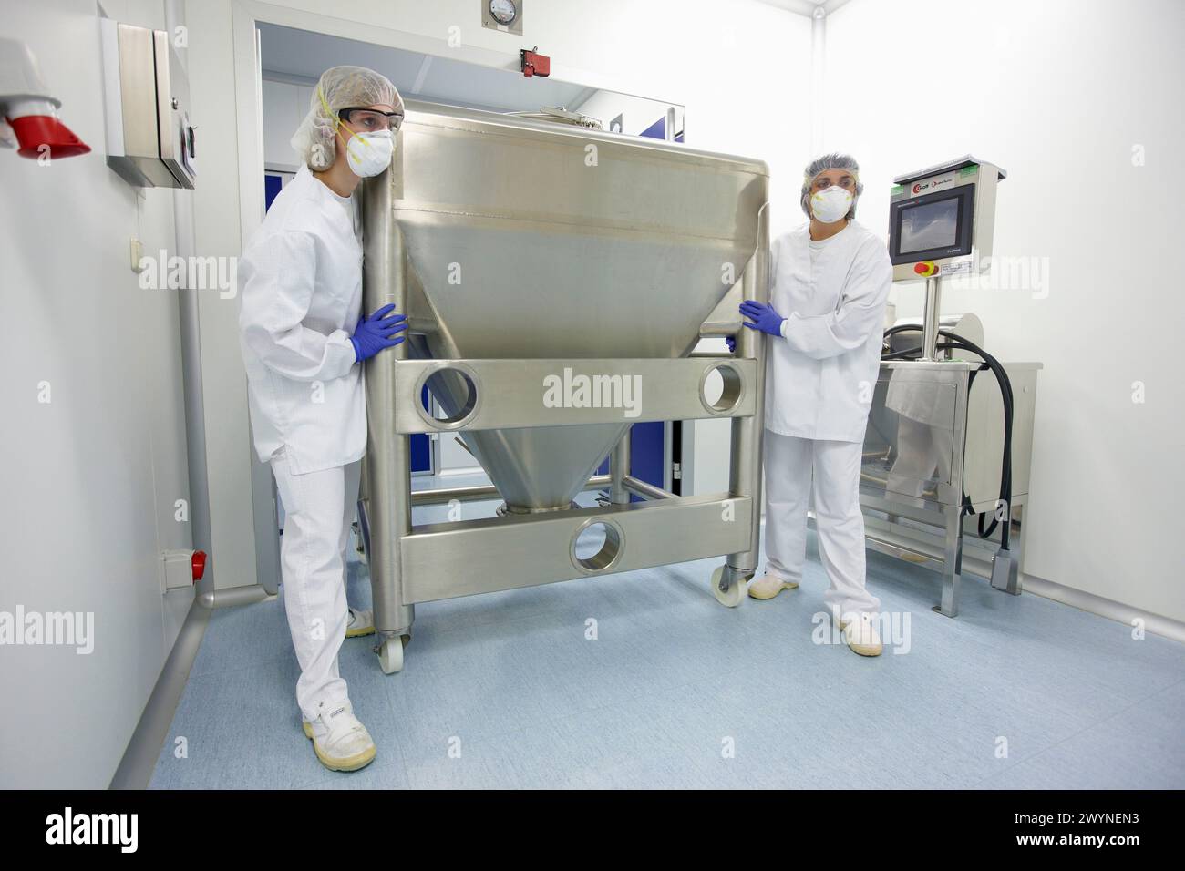 Powder mixing drum, Clean room, Pharmaceutical plant, Drug ...