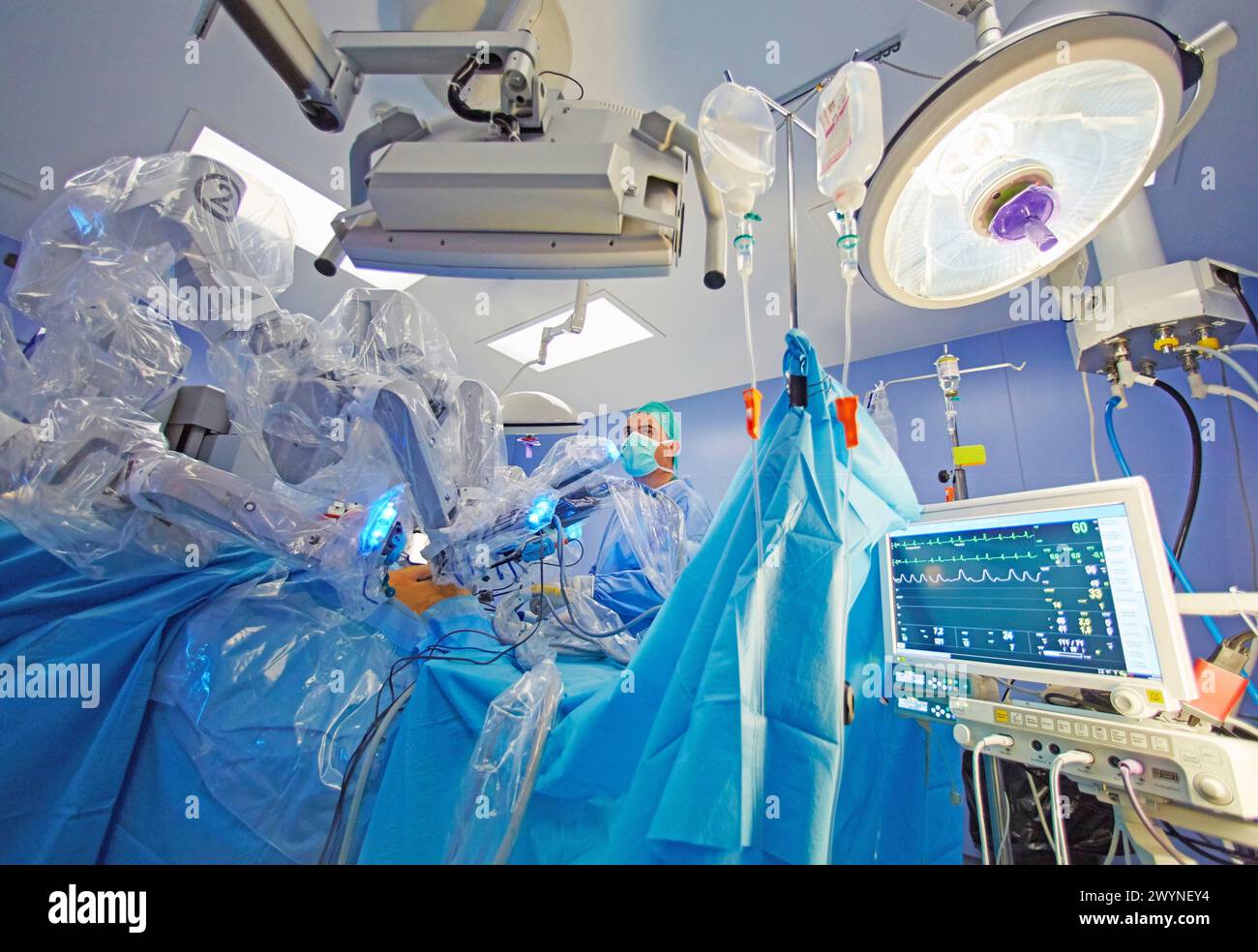 Operating room, Prostate cancer robotic surgery, Da Vinci surgical ...