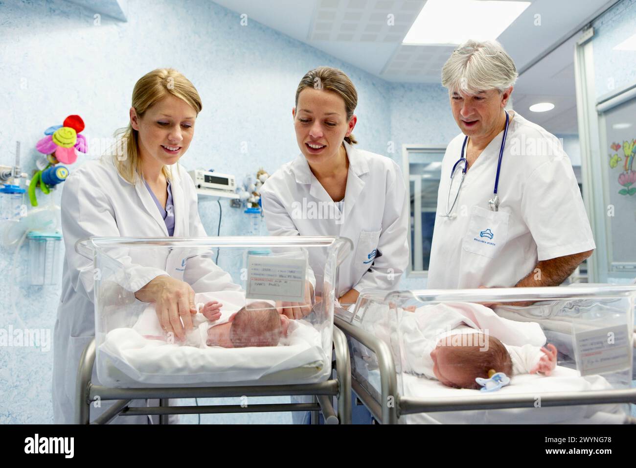 Hospital nurses taking care male hi-res stock photography and images ...