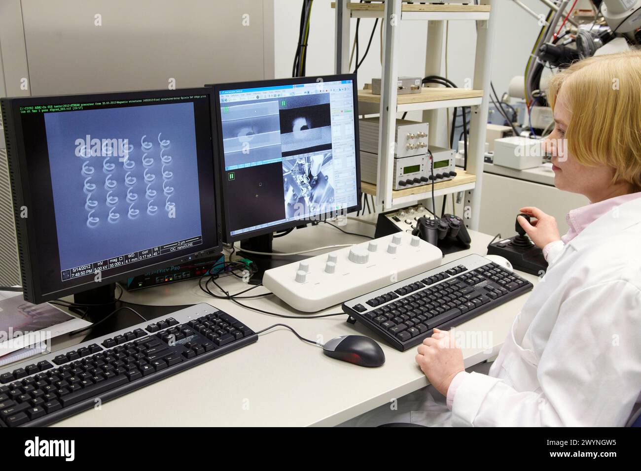 Focused-Ion-Beam FIB Nanofabrication Laboratory, Dual-Beam FIB, Helios ...