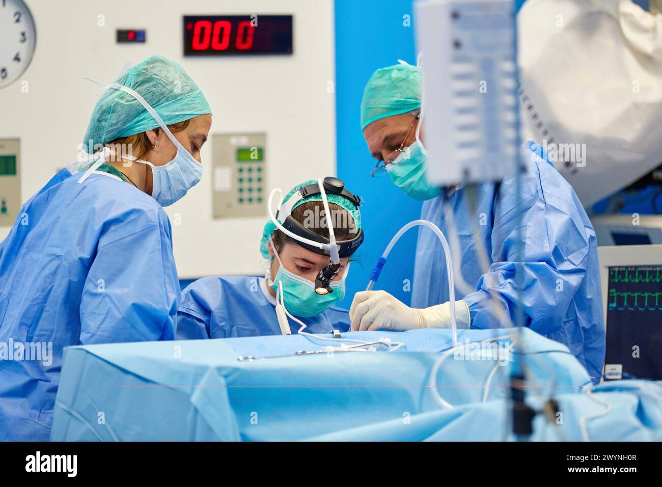 Otolaryngologist intervention hi-res stock photography and images - Alamy