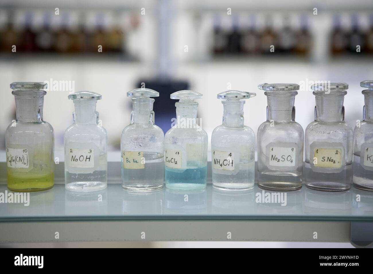 Escuela laboratorio hi-res stock photography and images - Alamy