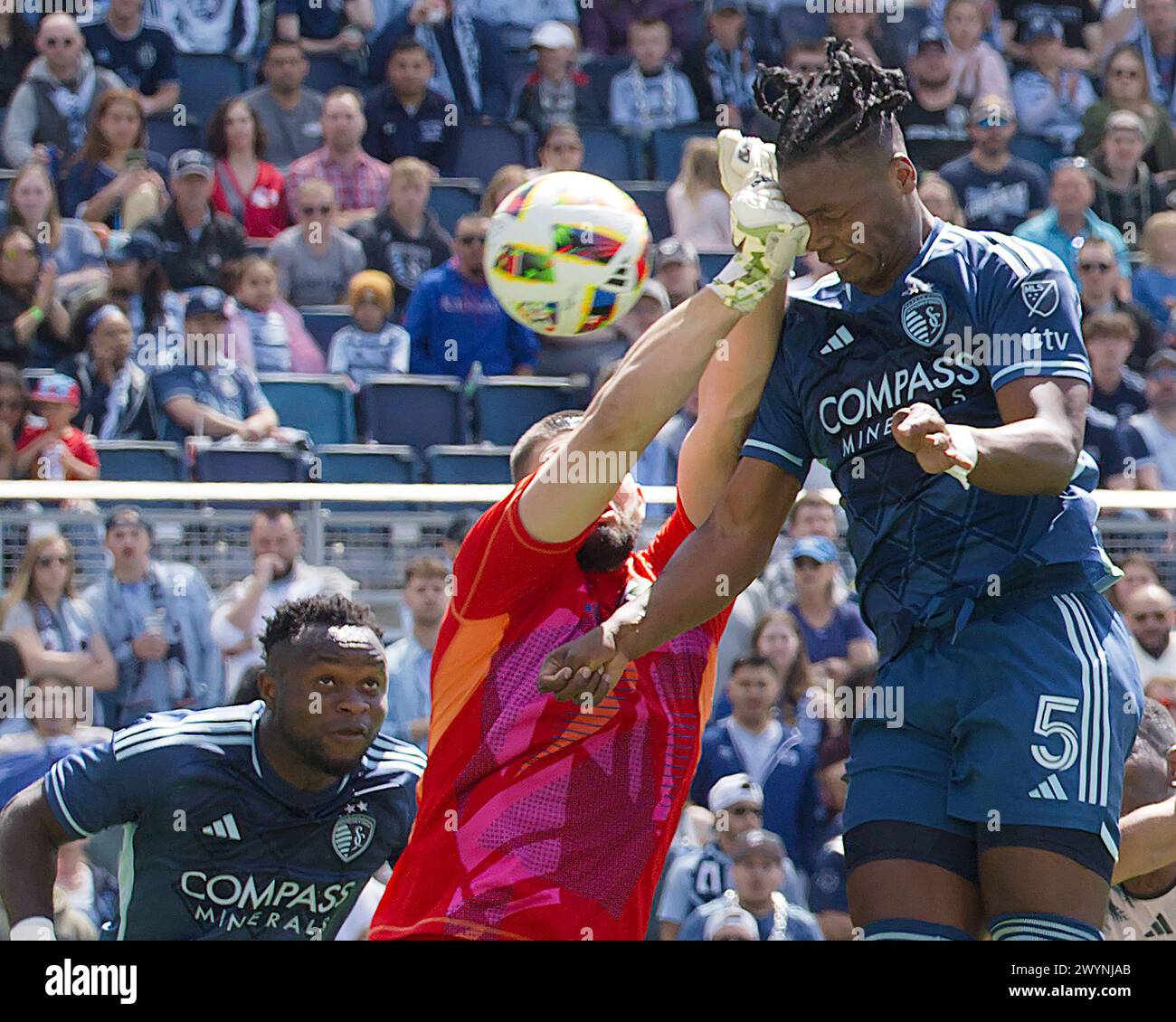 Kansas City, Kansas, USA. 7th Apr, 2024. Sporting KC defender DANY ...