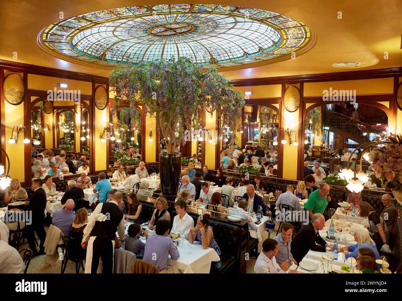 Brasserie Bofinger, Rue de la Bastille, Paris, France Stock Photo - Alamy