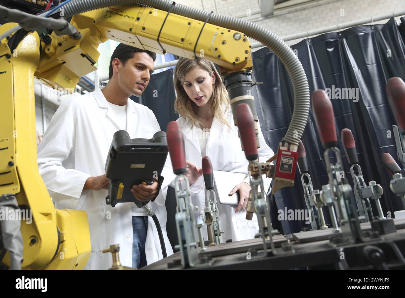 Shipweld. Monitoring the joint geometry for adaptive control of welding parameters. Industry ...