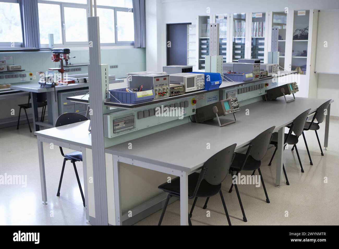 Escuela politécnica hi-res stock photography and images - Alamy