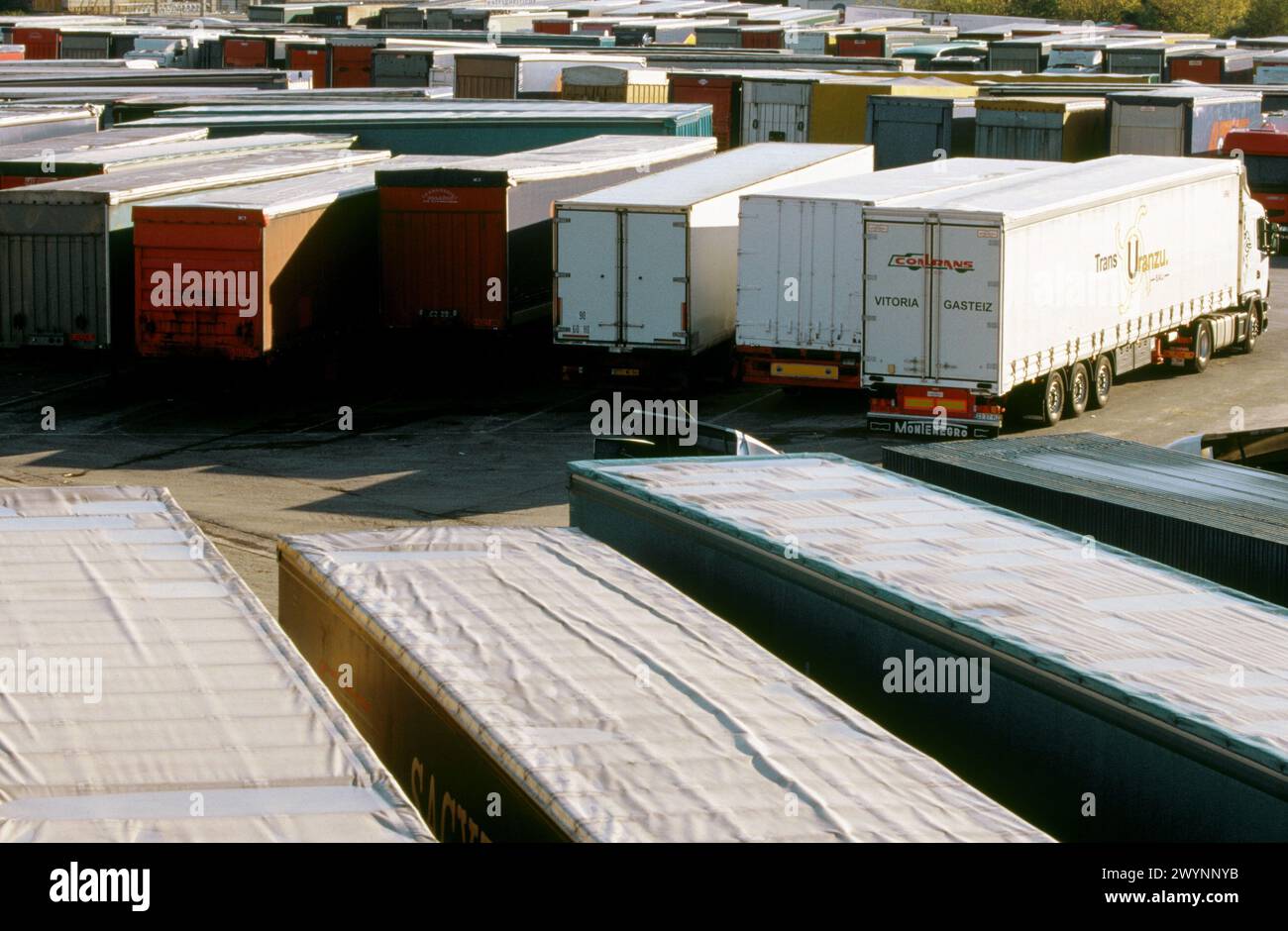 Spain france border lorries hi-res stock photography and images - Alamy
