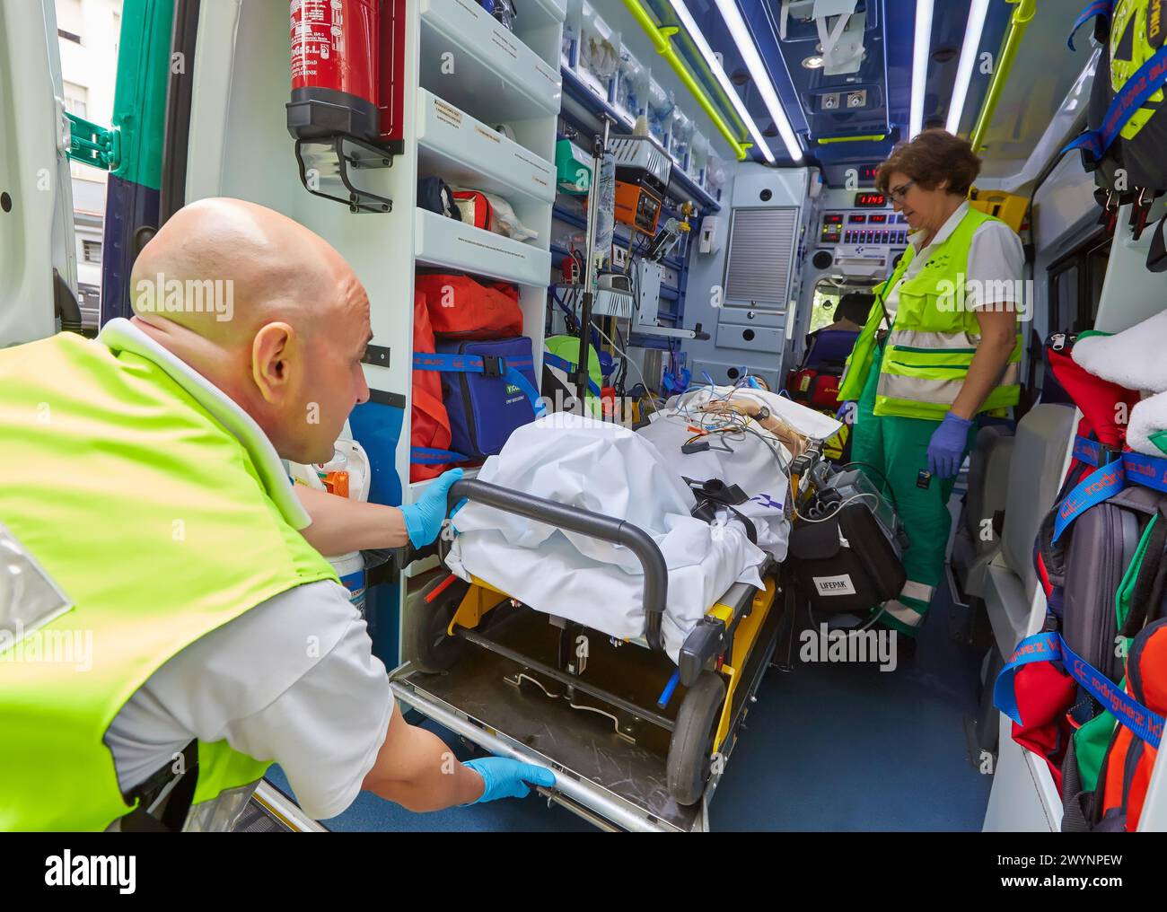 Patient transfer stretcher, Medicalized ambulance, Emergency room ...