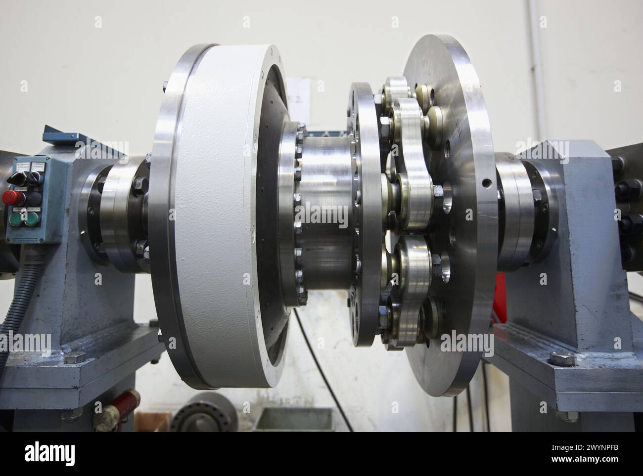 Test bench transmission hi-res stock photography and images - Alamy