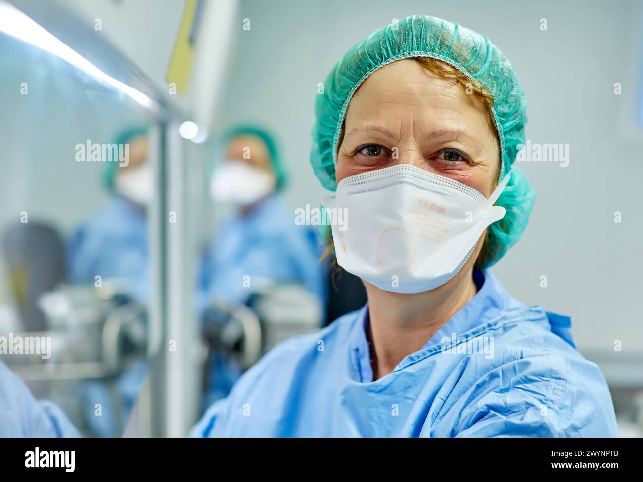 Preparation of drugs in laminar flow hood, epidural anesthesia, Clean ...