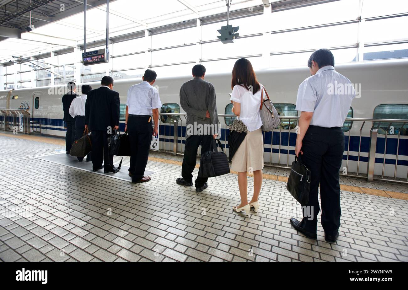 Shinkansen high speed train, Railway station, Kyoto, Japan Stock Photo - Alamy