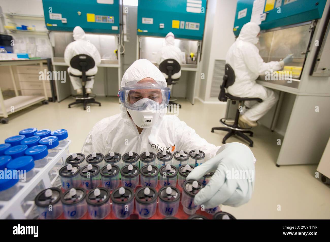 Mad cow disease and avian flu research team, Laboratory of Bio-Safety ...