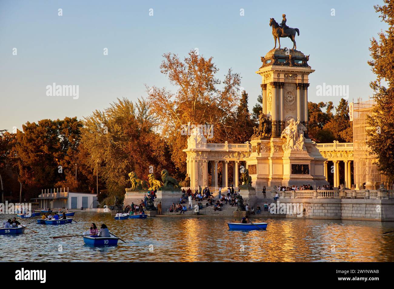 Monumento a Alfonso XII, Estanque Grande del retiro, Parque del Retiro ...
