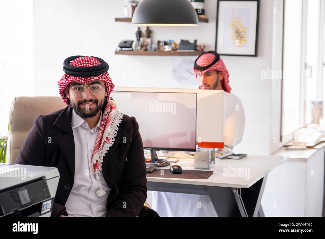 Saudi arab men in office hi-res stock photography and images - Alamy