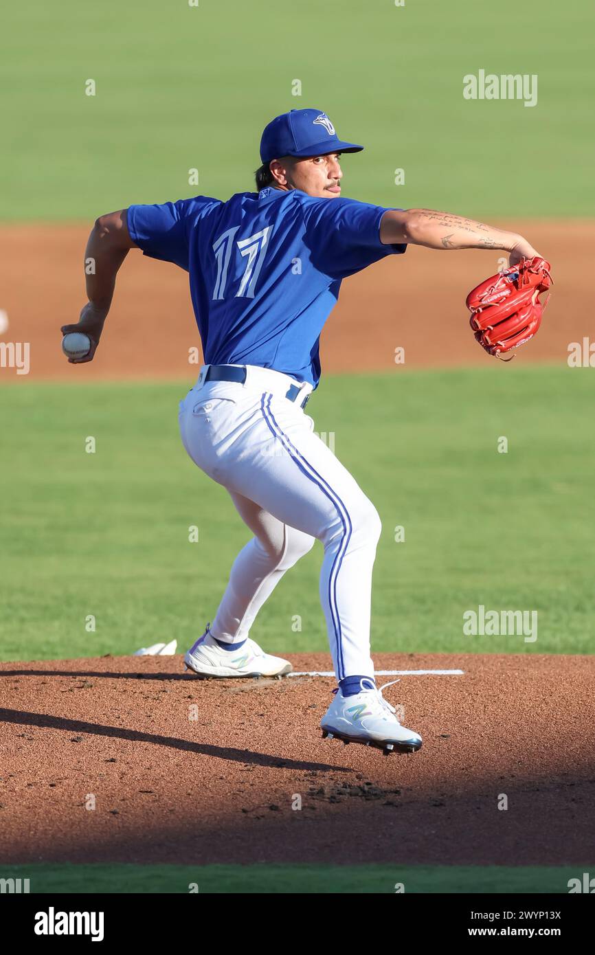 Dunedin, FL: Dunedin Blue Jays pitcher Brandon Barriera (11) delivers a ...