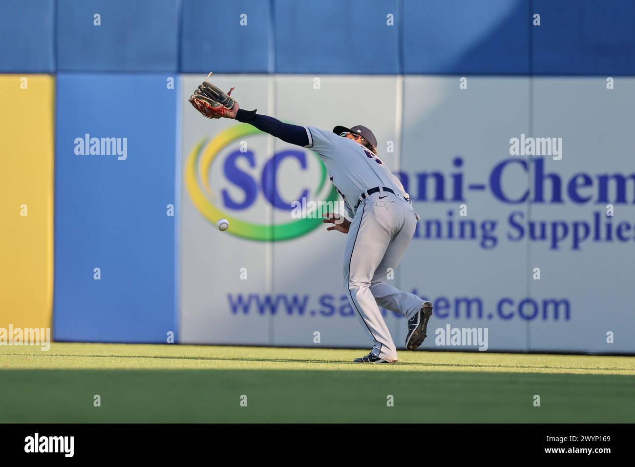 Dunedin, FL: Dunedin Blue Jays infielder Cade Doughty (3) reaches base ...