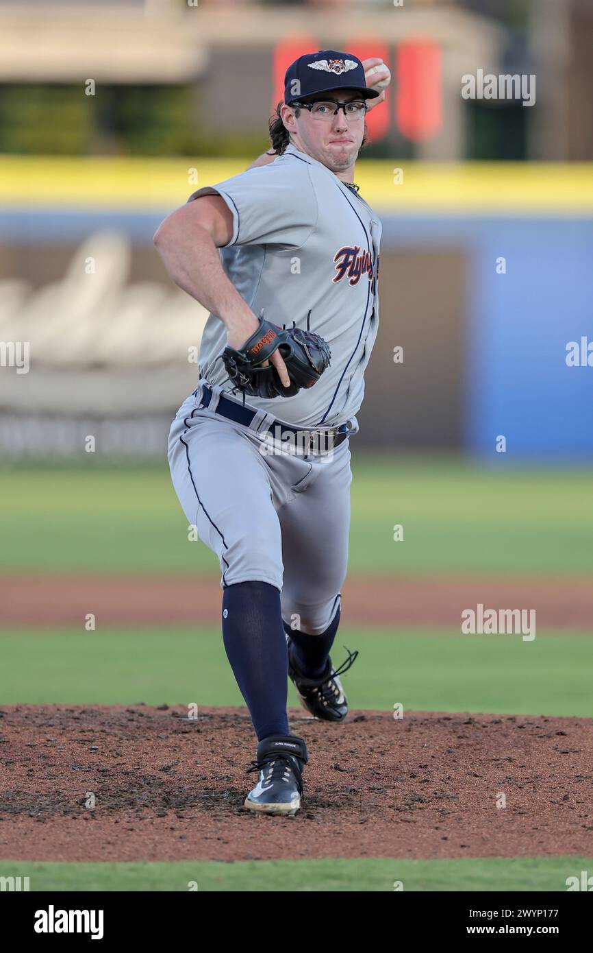 Dunedin, FL: Lakeland Flying Tigers pitcher Andrew Sears (38) delivers ...