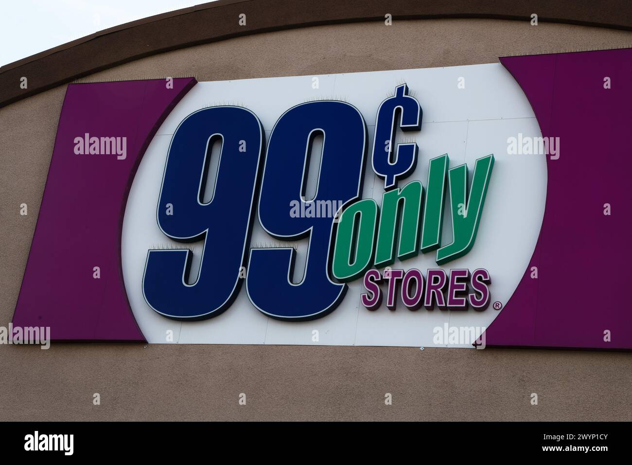 Las Vegas, NV, USA. 7th Apr, 2024. 99 Cents Only Stores closing all ...