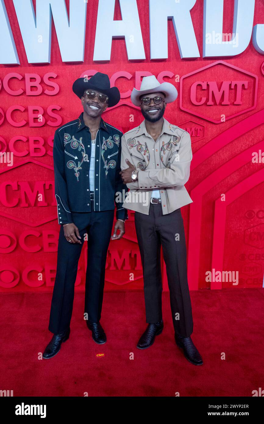 Country singers THEBROSFRESH (twin brothers Torrence and Thurman Thomas ...