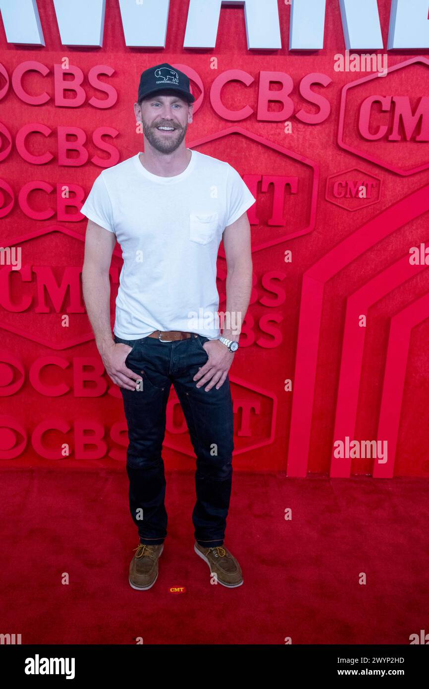 Country singer CHASE RICK walks the red carpet and poses for ...