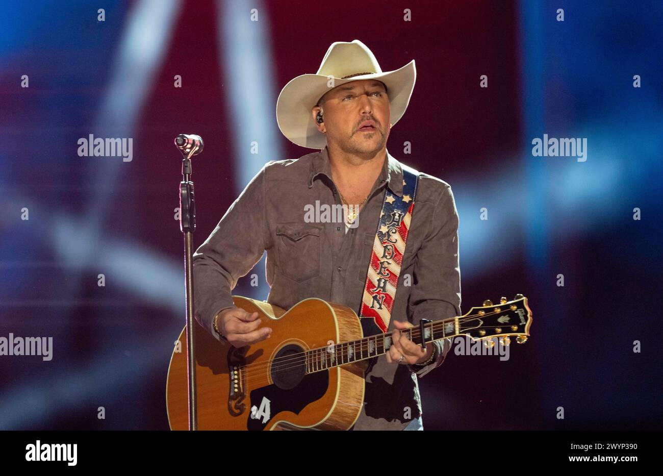 Controversial country singer JASON ALDEAN performs at a Country Music ...
