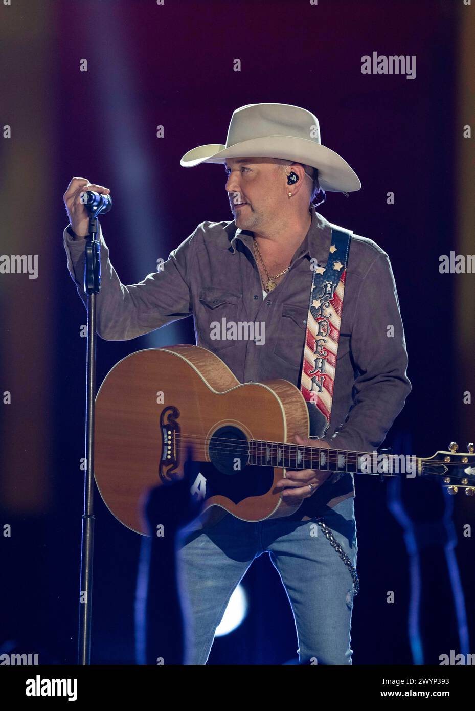 Controversial country singer JASON ALDEAN performs at a Country Music ...