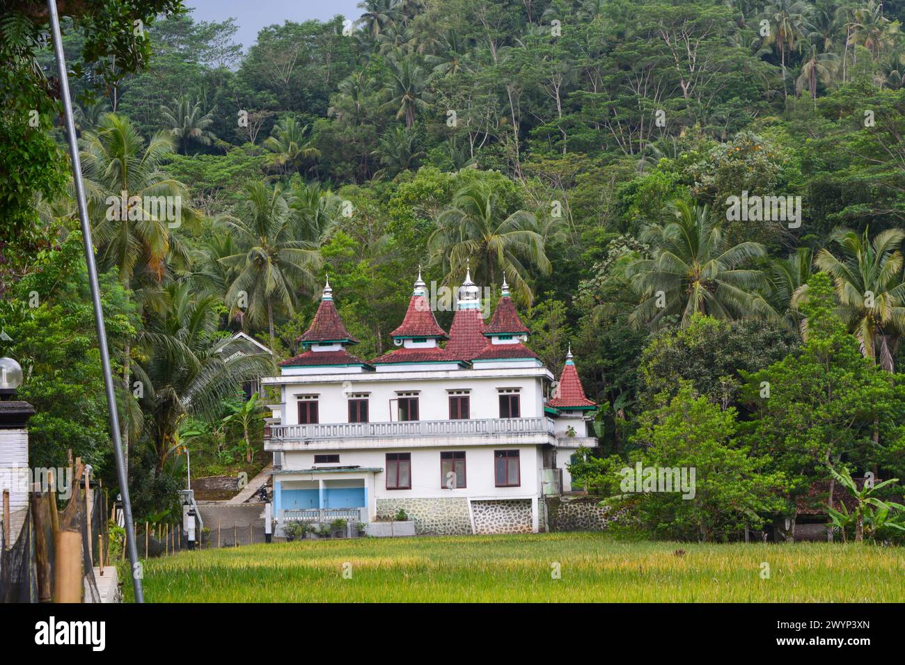 Exterior design photo, view from the outside of a mosque in Indonesia ...