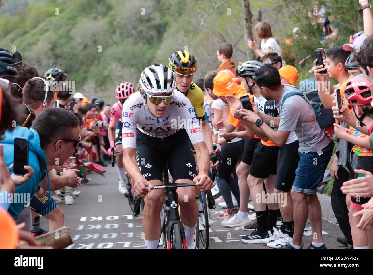 Isaac Del Toro Mexico UAE team ahead of Sepp Kuss USA Visma lease a ...