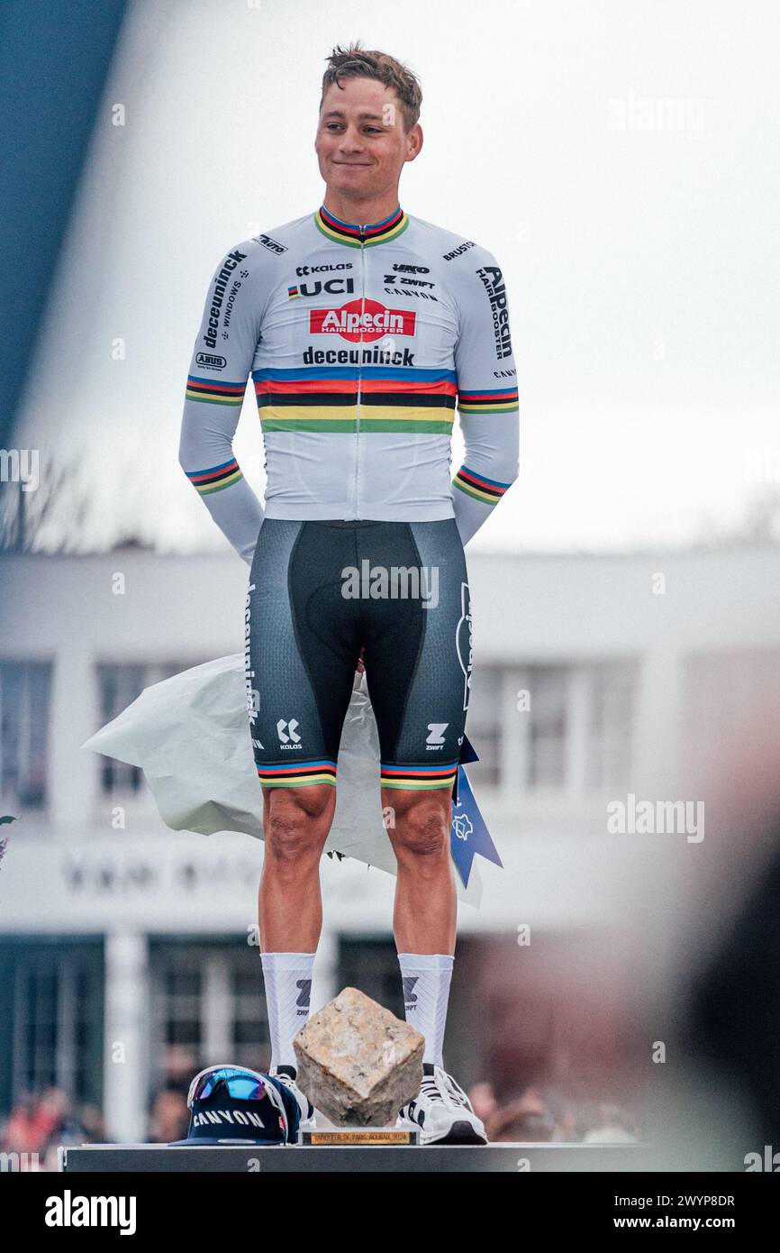 Roubaix, France. 08th Apr, 2024. Picture by Zac Williams/SWpix.com - 07 ...