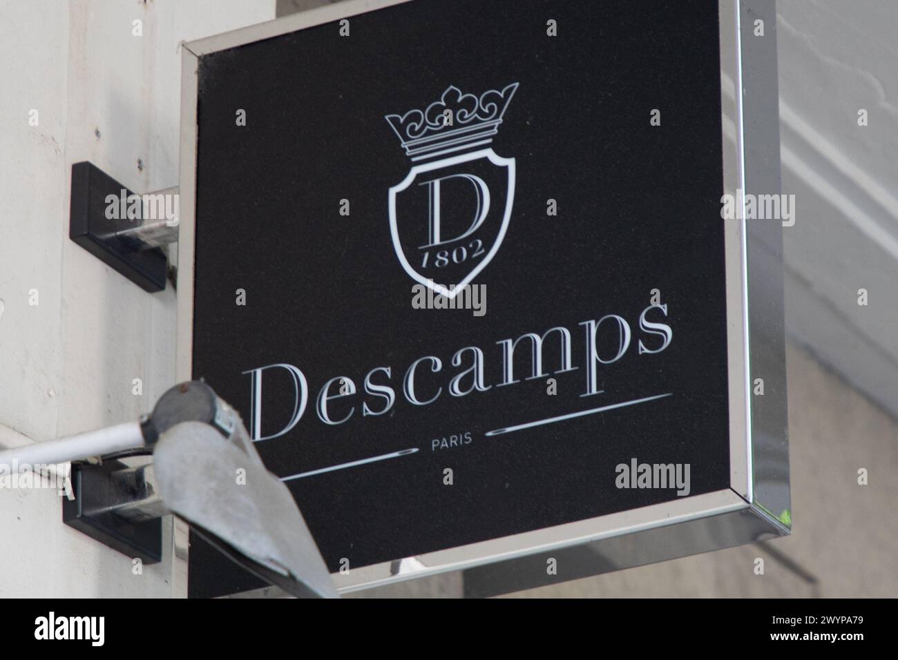 Bordeaux , France - 04 02 2024 : descamps boutique brand logo and sign ...