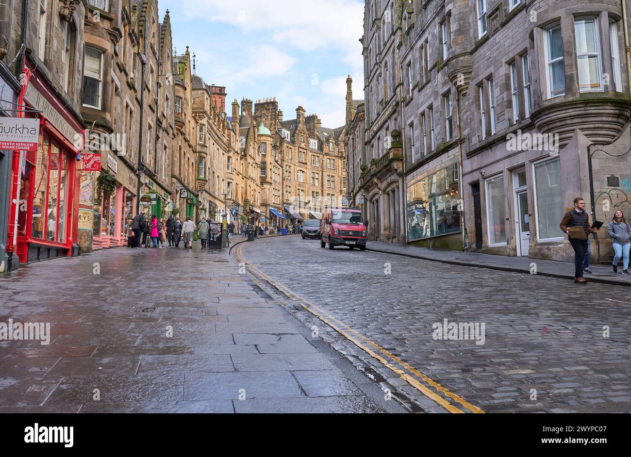 Busy wide main street hi-res stock photography and images - Alamy