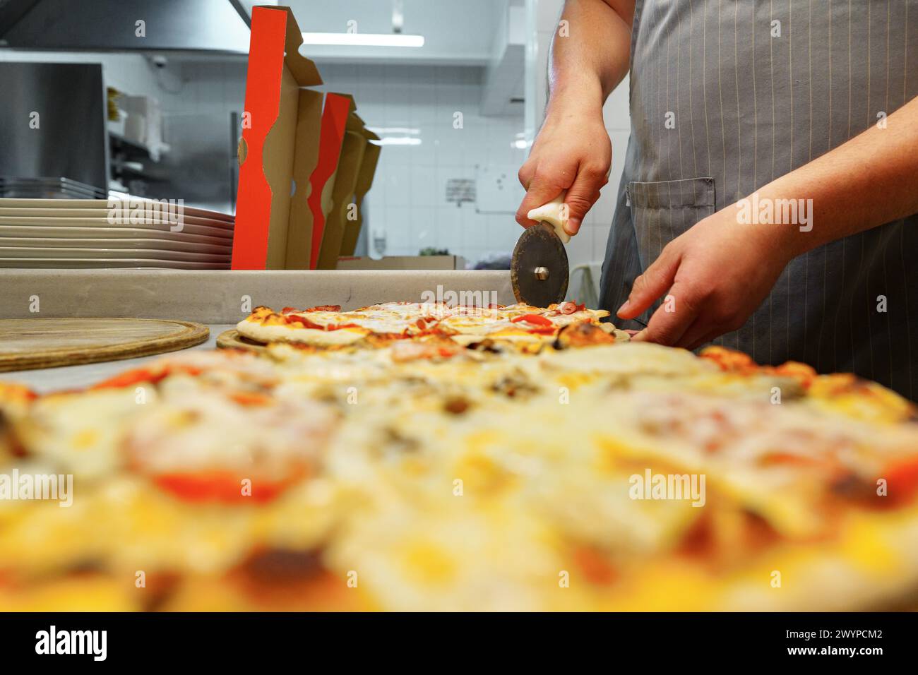 Commercial kitchen workstation hi-res stock photography and images - Alamy