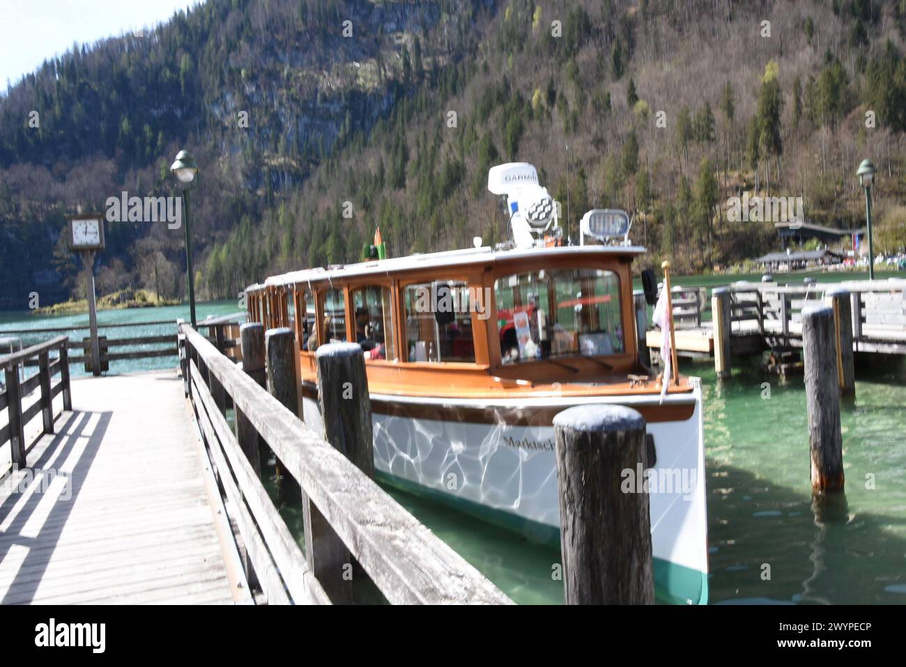 St Bartholomae Kursschiff am Landesteg Koenigssee 06.04 2024 Bayerische ...