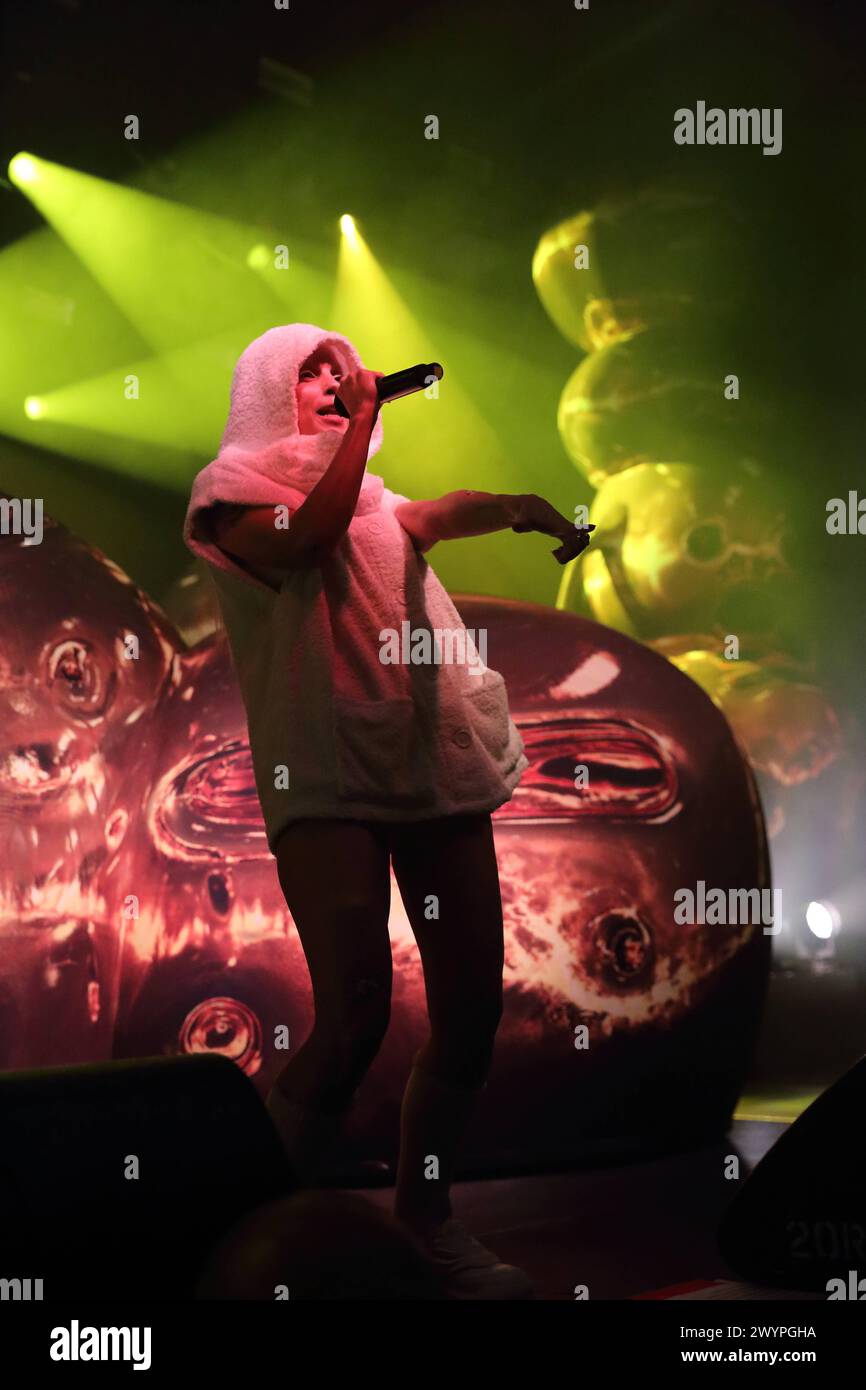 Anri du Toit alias Yolandi Visser von der Band Die Antwoord bei einem ...